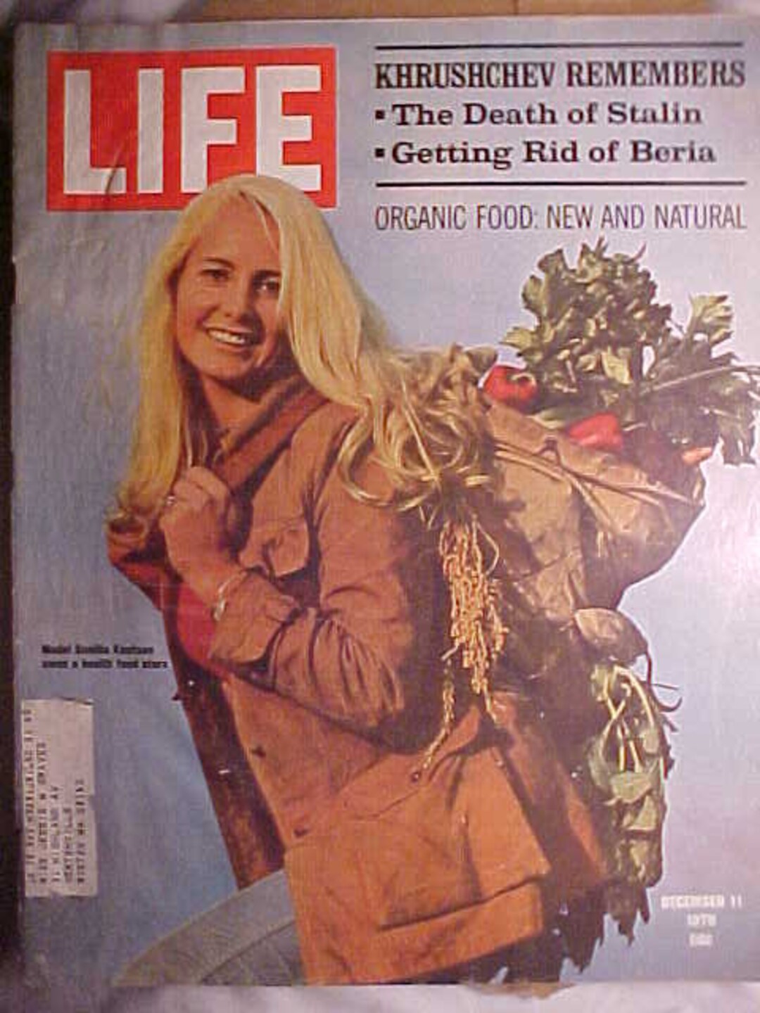 December 11, 1970 LIFE Magazine With Gunilla Knutson Organic Food Store ...