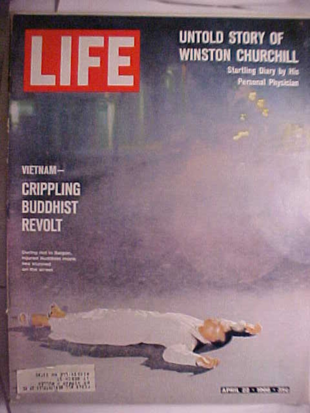 April 22, 1966 LIFE Magazine With Buddhist Monk on the Cover Has 120 ...