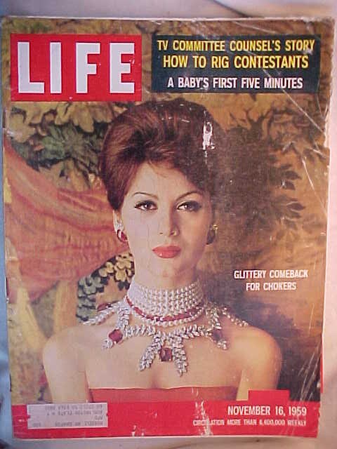 November 16, 1959 LIFE Magazine With Neck Chokers Comeback on the Cover ...