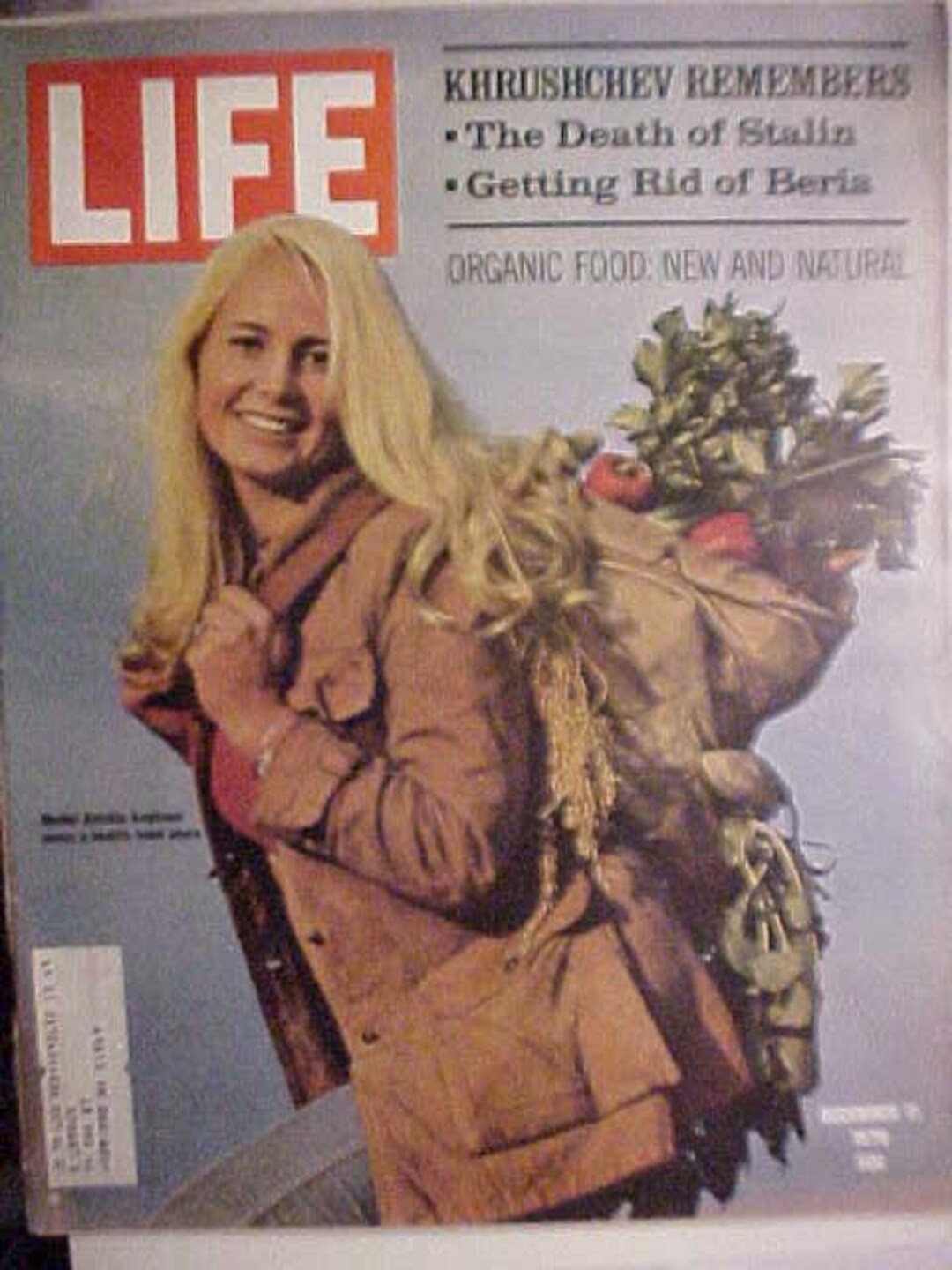 December 11, 1970 LIFE Magazine With Gunilla Knutson Organic Food Store ...