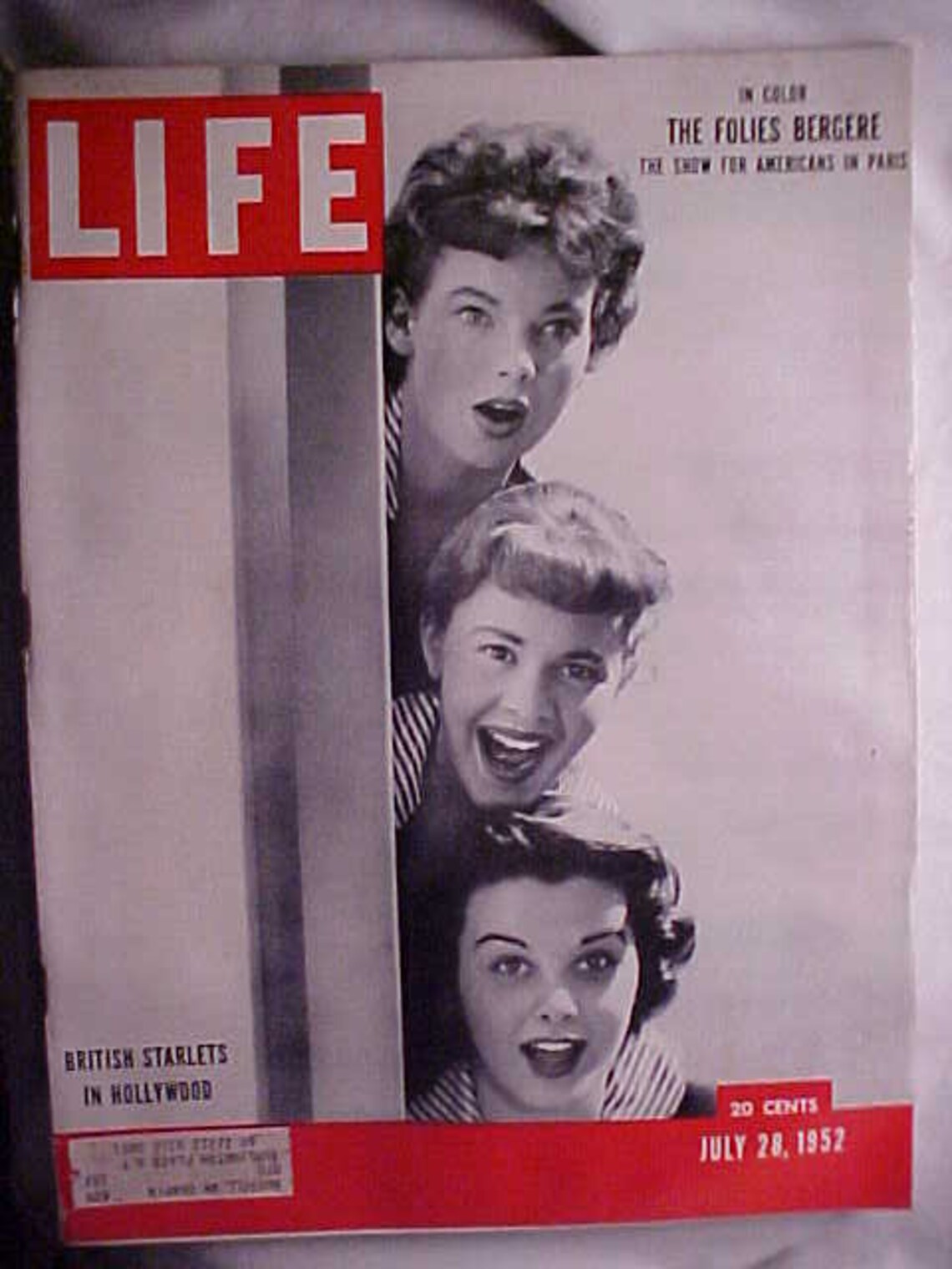 July 28, 1952 LIFE Magazine With Joan Elan, Dorothy Bromiley & Audrey ...