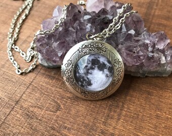 Moon and Back Locket | Etsy