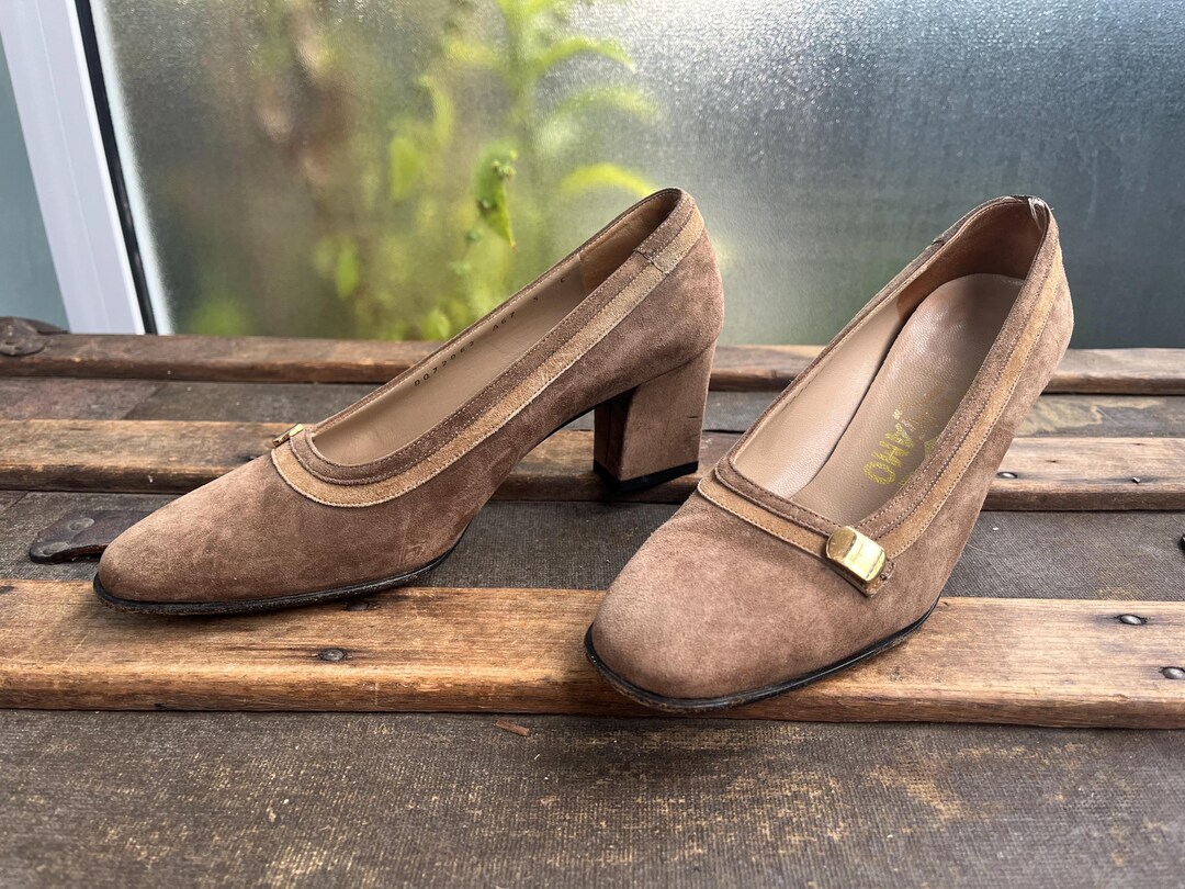 FERRAGAMO Vintage 1990s Cappuccino Nubuck Suede Rounded Toe Pumps With ...