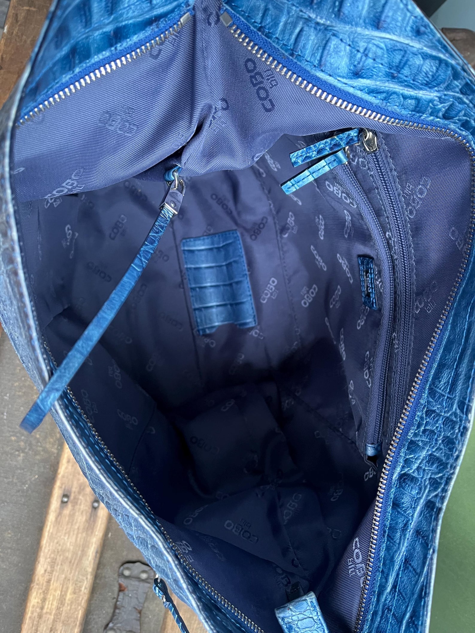 COBO BLU Vintage Y2K Metallic Blue Alligator Embossed Leather Slouch ...
