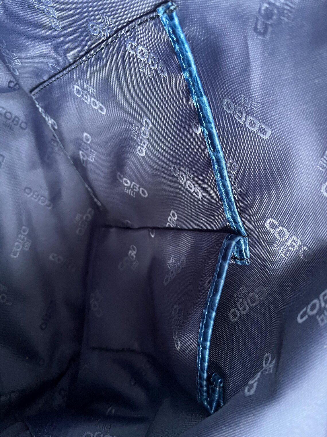 COBO BLU Vintage Y2K Metallic Blue Alligator Embossed Leather Slouch ...