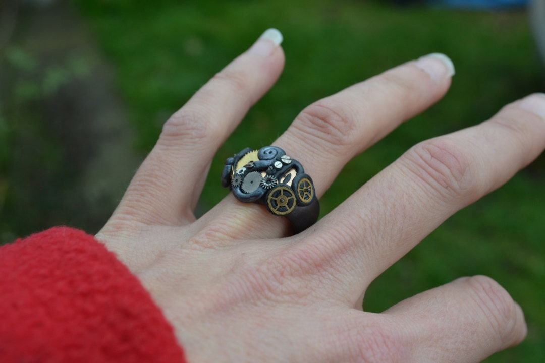 Steampunk Cogs Ring UK Size P - P 1/2.....unique and Beautiful ...