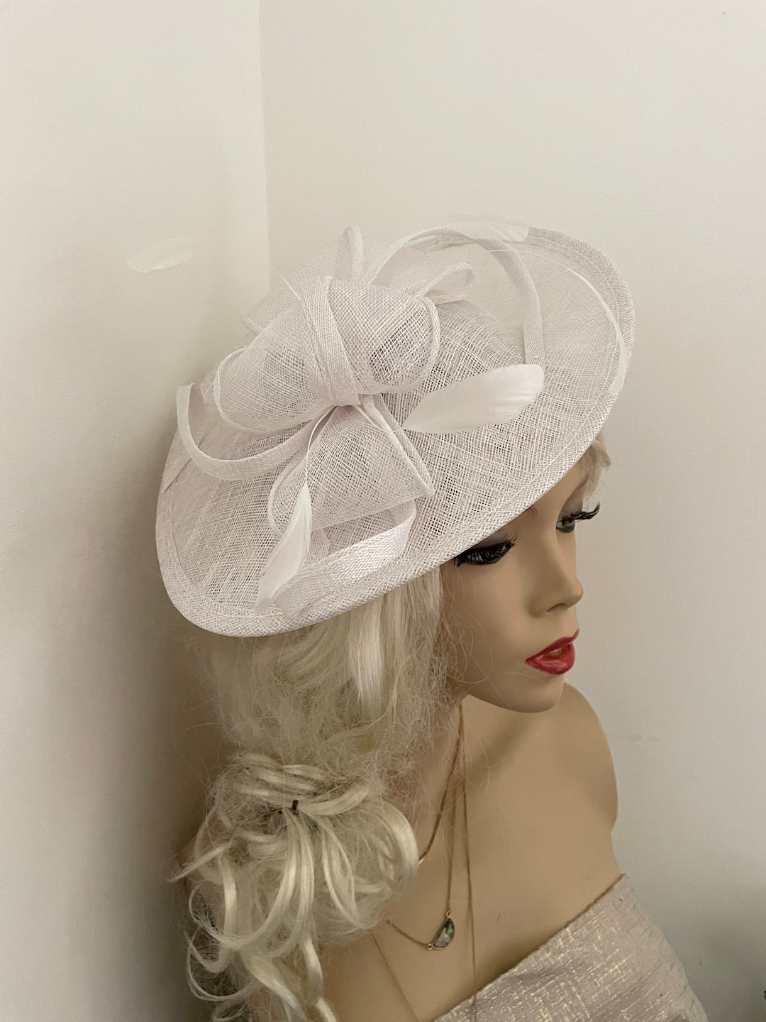 Fascinator Hat White Saucer Disc Headpiece With Feathers on Hairband ...