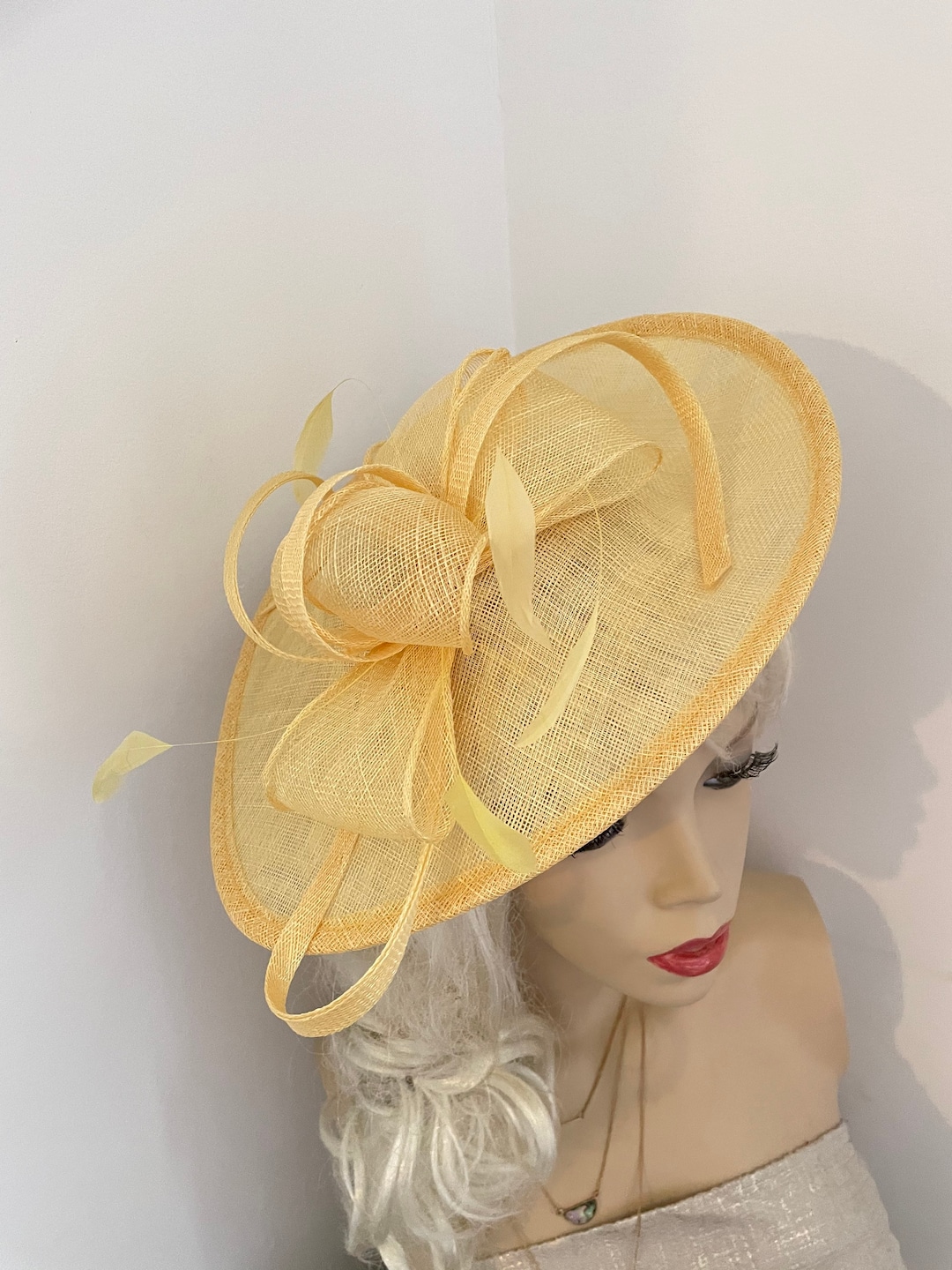 Fascinator Hat Pale Yellow Saucer Headpiece With Feathers on Hairband ...