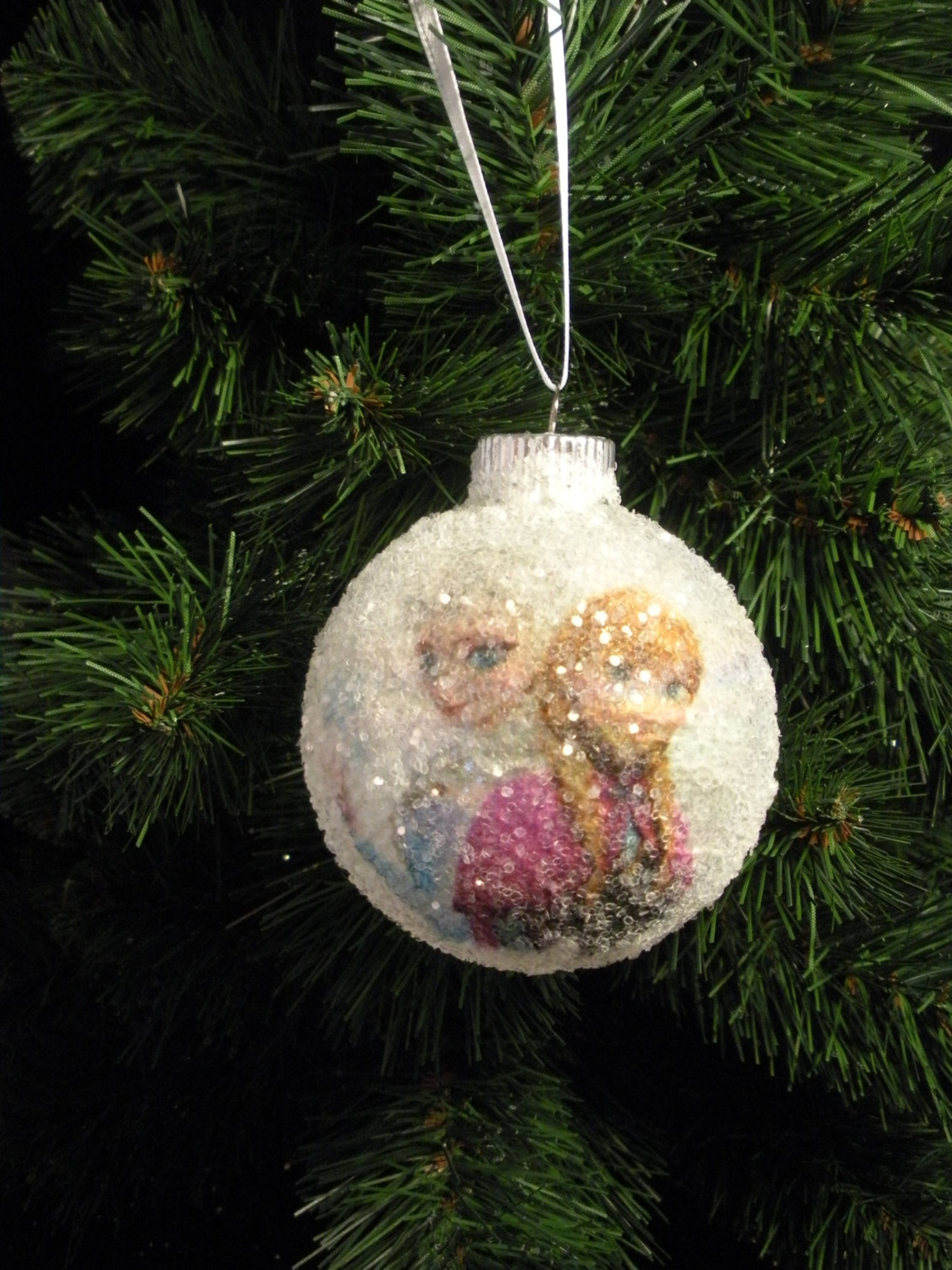 NEW!! Disney's "frozen" Elsa and Anna Glass Glitter Ornament - Etsy