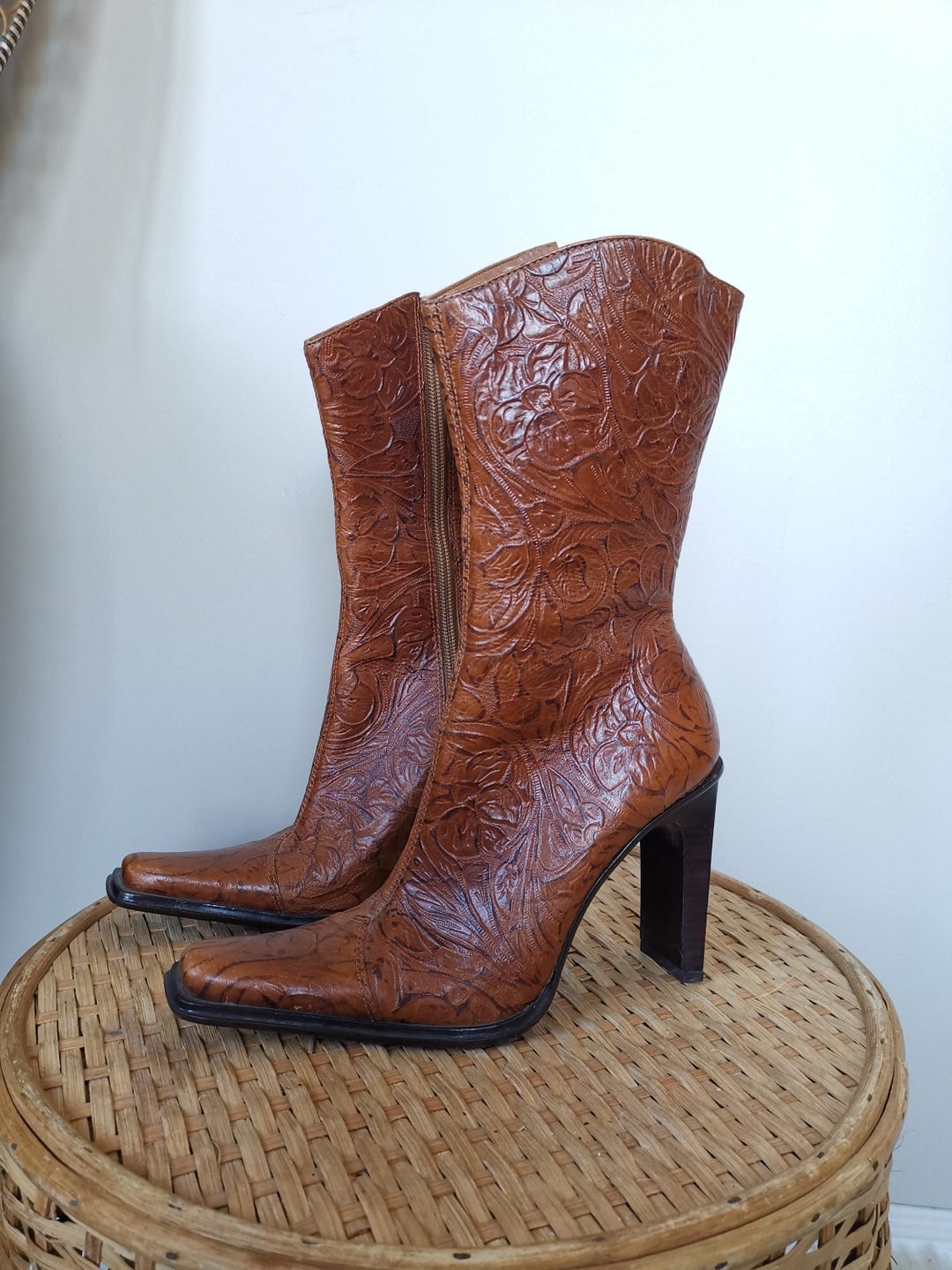 SOLD.... 00's Steve Madden Pointy Toe Embossed Floral Pattern/caramel ...