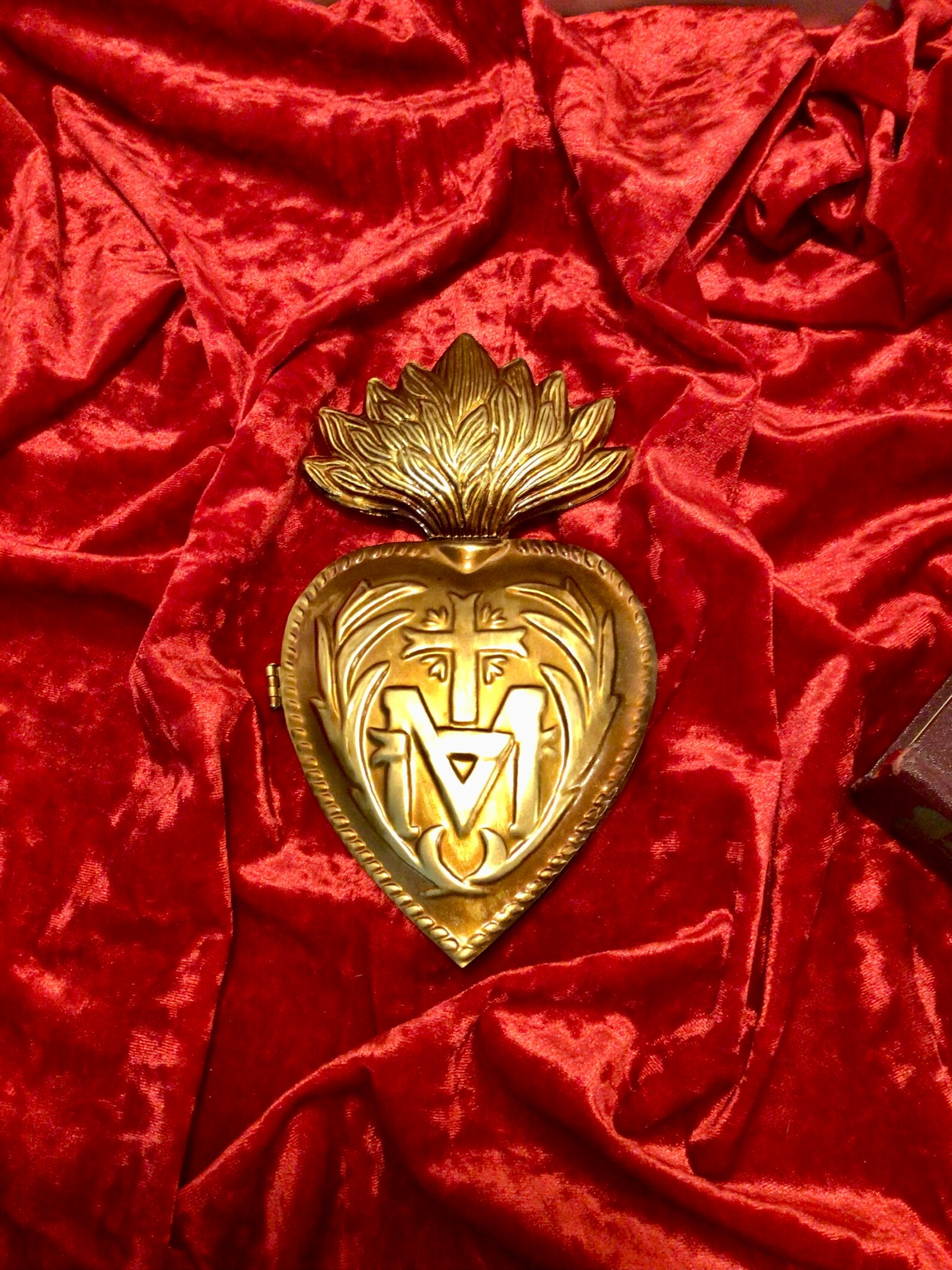 Sacred Heart Large Embossed Prayer Box or Rosary Box in Gold | Etsy