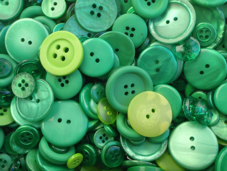 100 Green Mix of Sewing Buttons 3.99 Shipping - Etsy
