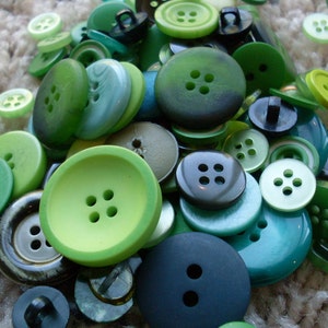 Green Sewing Button Mix 5 to 30mm - Etsy