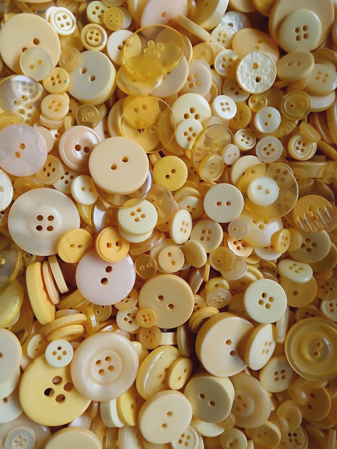 100 Yellow Sewing Buttons 3.99 Shipping - Etsy