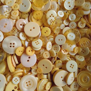 100 Yellow Sewing Buttons 3.99 Shipping - Etsy