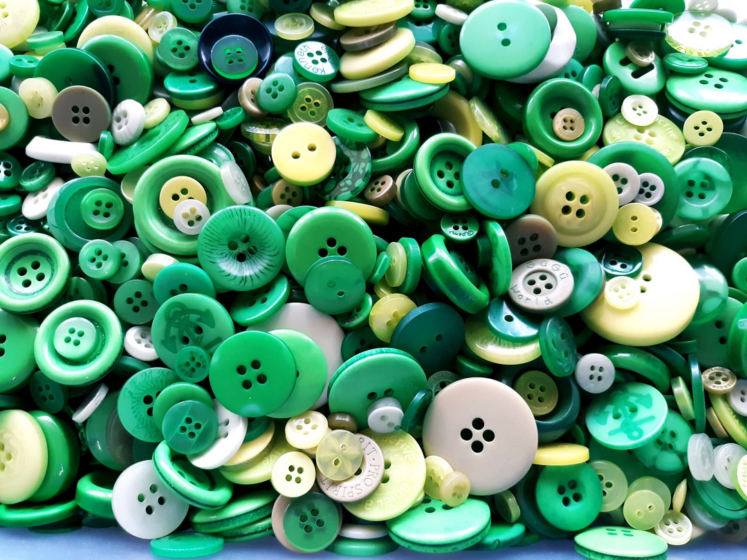 Green Sewing Button Mix 5 to 30mm - Etsy