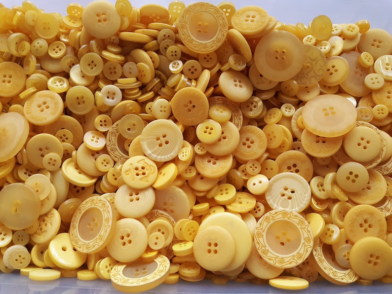 100 Yellow Sewing Buttons 3.99 Shipping - Etsy
