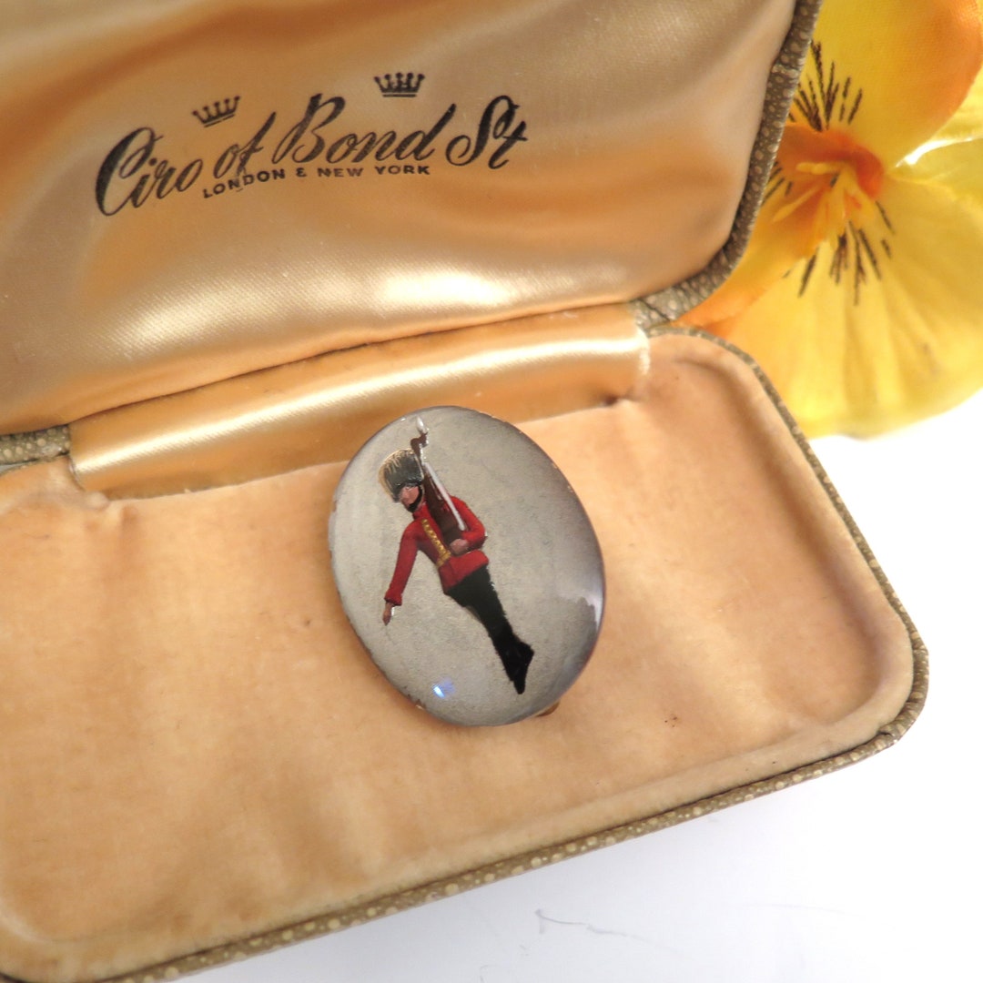Vintage Royal Guard Brooch, King's Guard, Queen's Guard, Bearskin ...