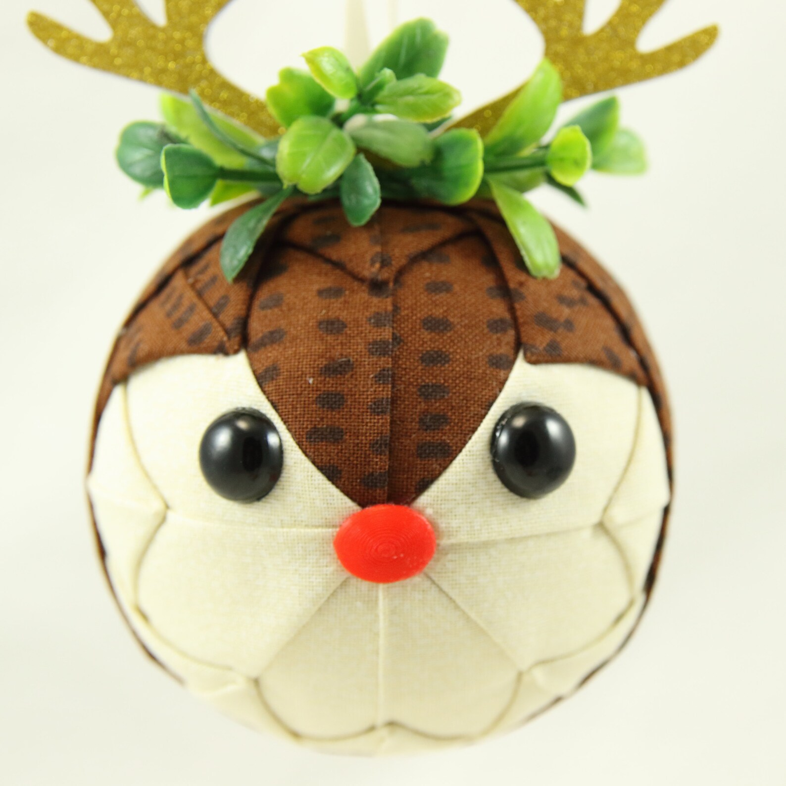 Reindeer Folded Fabric Ornament Tutorial, Do It Yourself Fabric ...