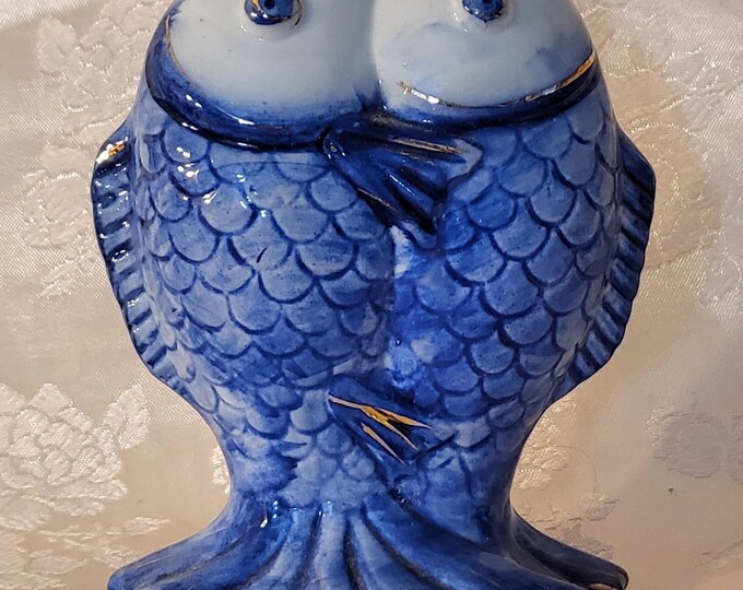 Vintage Koi Fish Kissing Blue and White Porcelain Figurine Pair Fish 6 ...