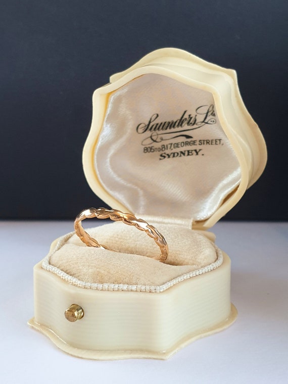Vintage 22K Solid Rich Yellow Gold Ring ~ Unique Wedd… - Gem