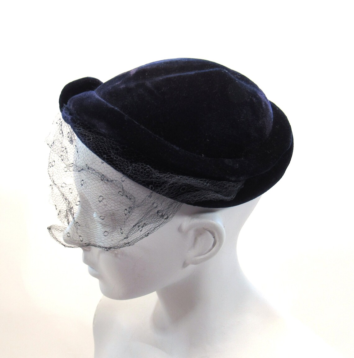 Vintage Blue Velvet Beaded Calot Hat With Netting Chaplet Curvette ...