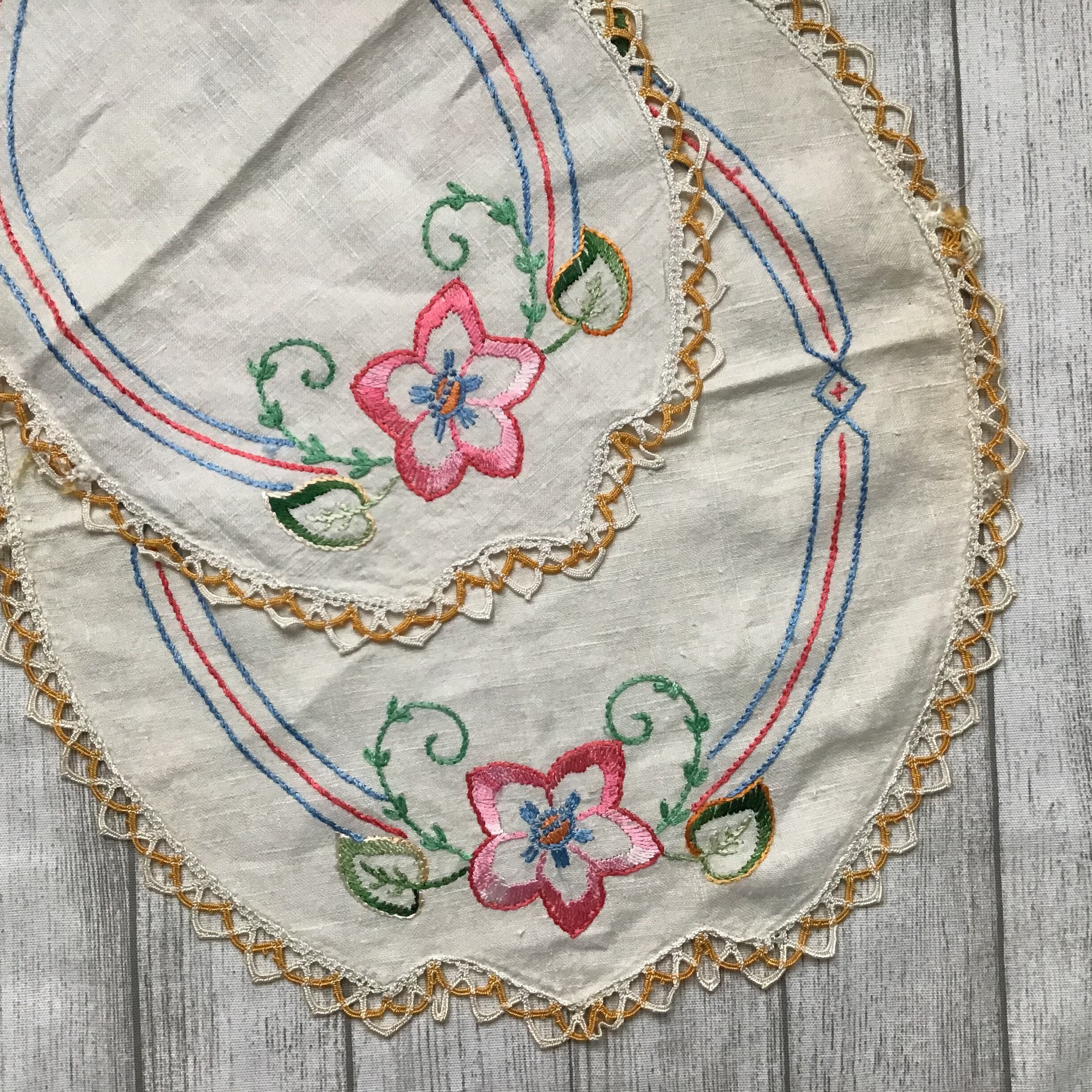 Vintage Hand Embroidered Linen Doilies Set of 2 Colorful - Etsy 日本