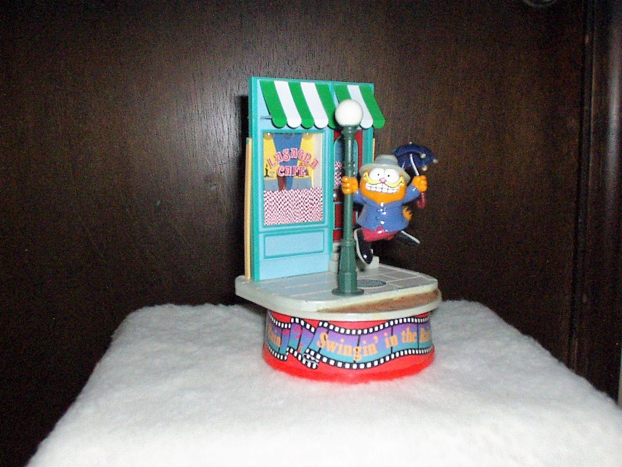Vintage Enesco Garfield Swingin' in the Rain Action Musical Music Box ...
