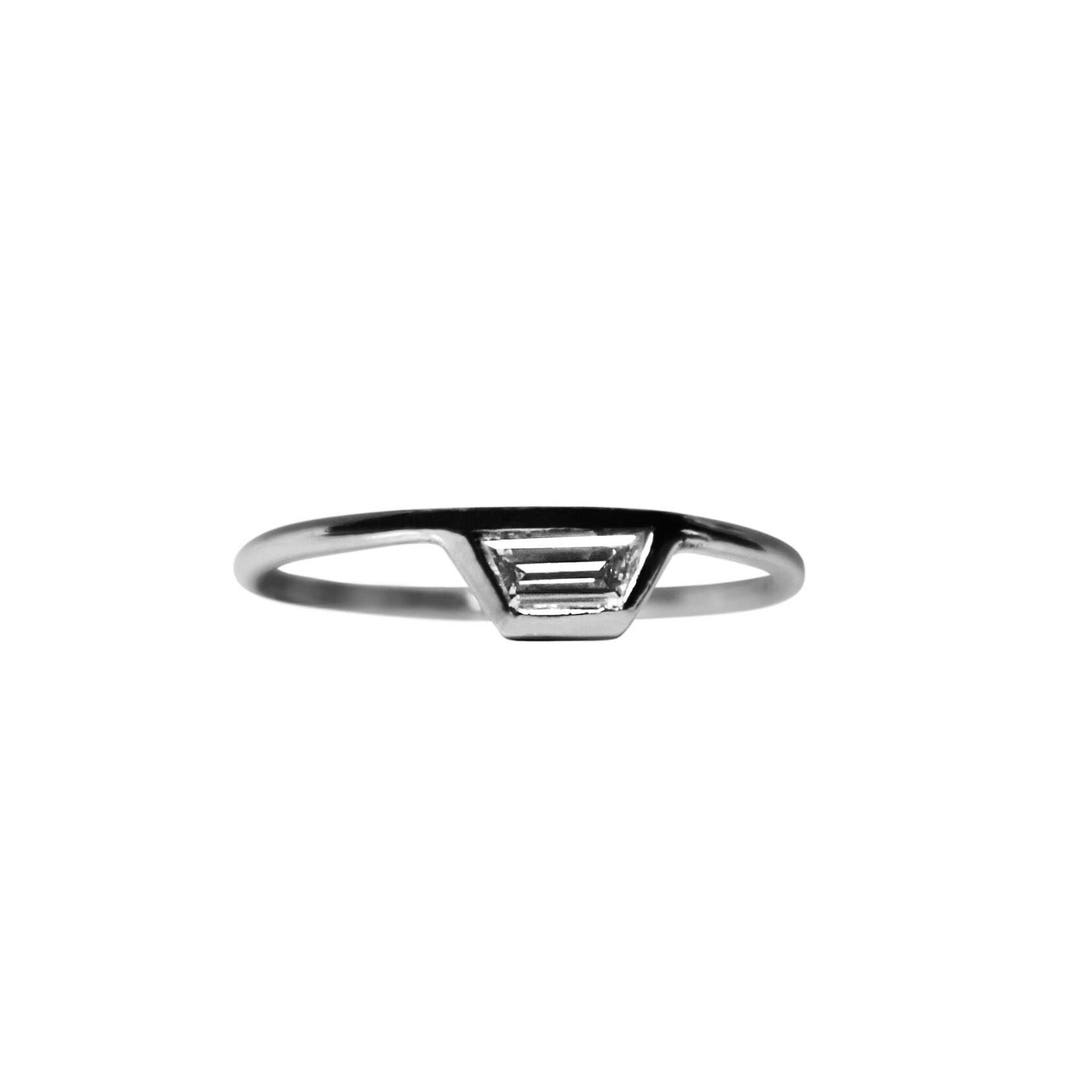 Delicate and Unique Trapezoid Cut Diamond Ring - Etsy