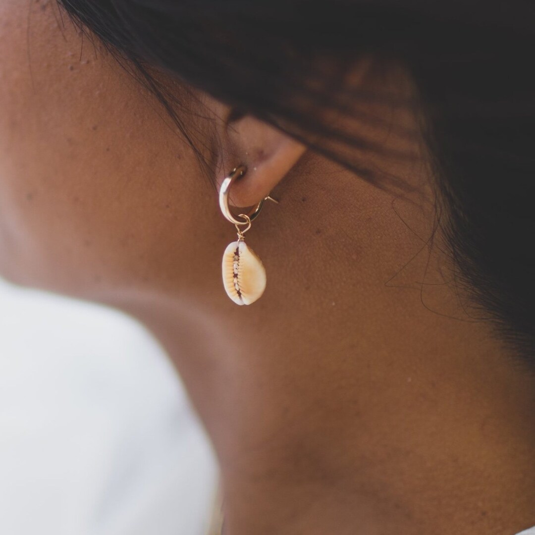 Hawaiian Honey Cowrie Shell Hoops - Etsy