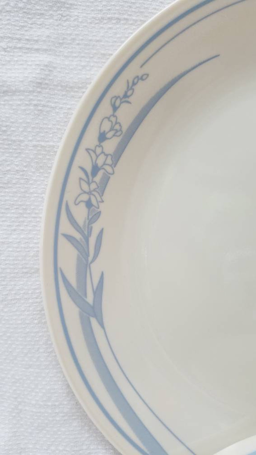 Vintage Corelle Blue Lily Dinner Plates 10 1/4" Corelle Blue Flower ...
