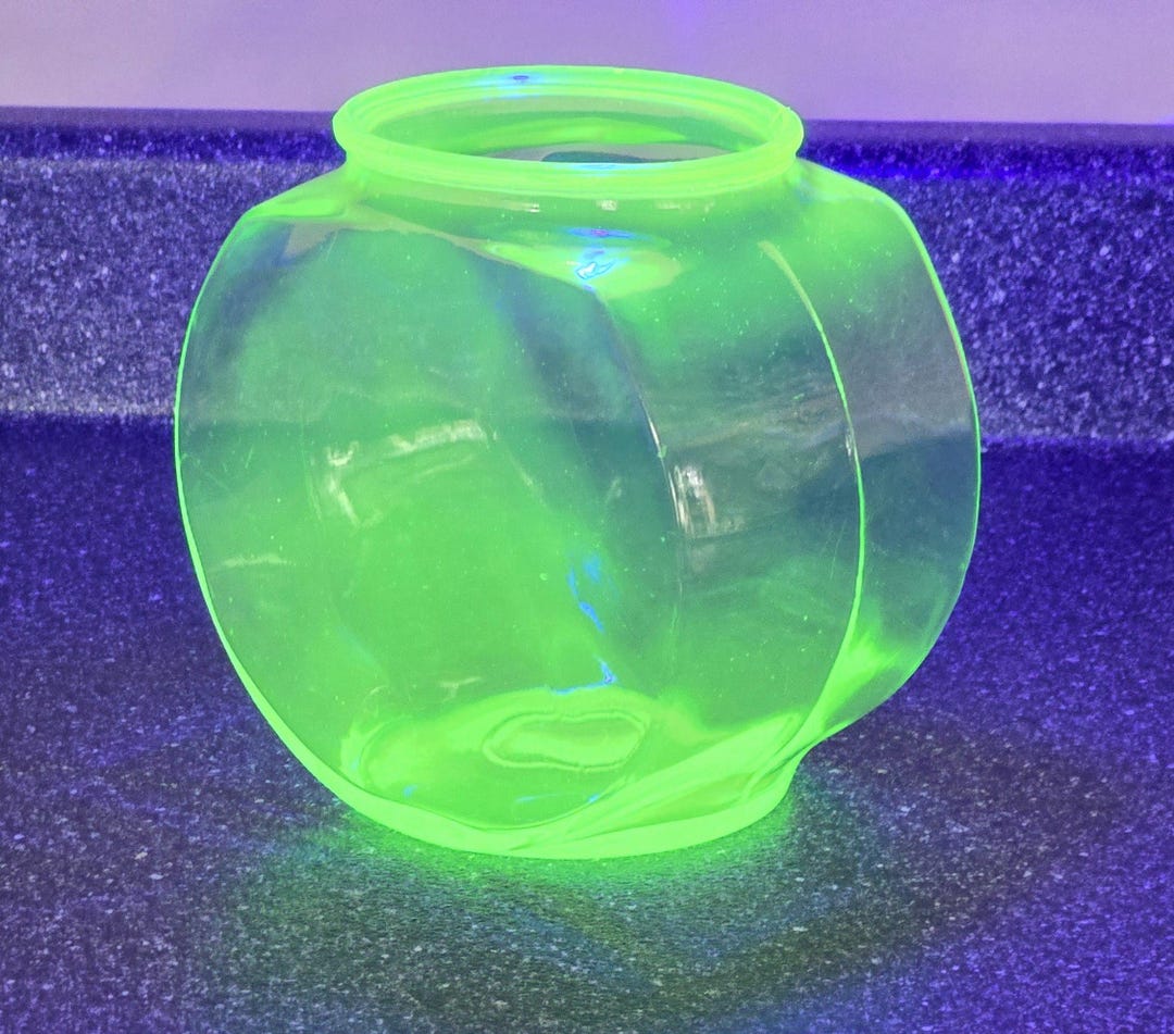 Vintage Green Depression Glass Fish Bowl Fluorescent Black Light Glow ...