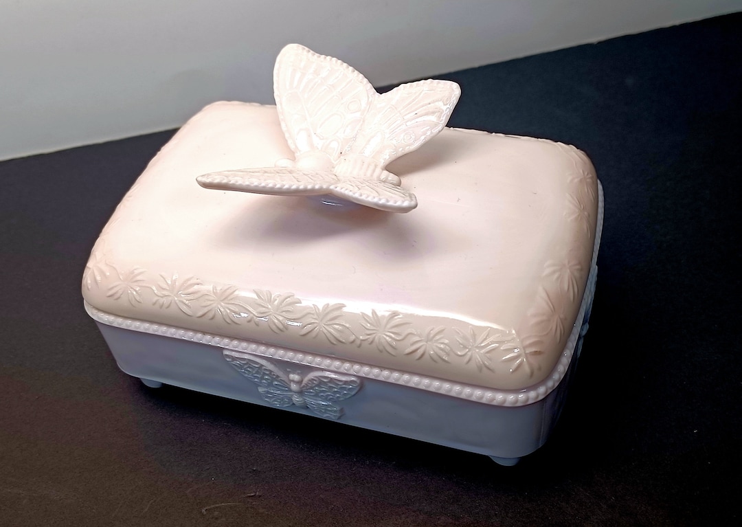 Vintage Shell Pink Butterfly Cigarette Box With Lid Butterfly Trinket ...