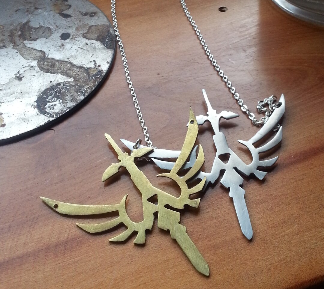 Legend of Zelda Heroes Crest Hyrule Symbol Triforce Necklace Gold or ...