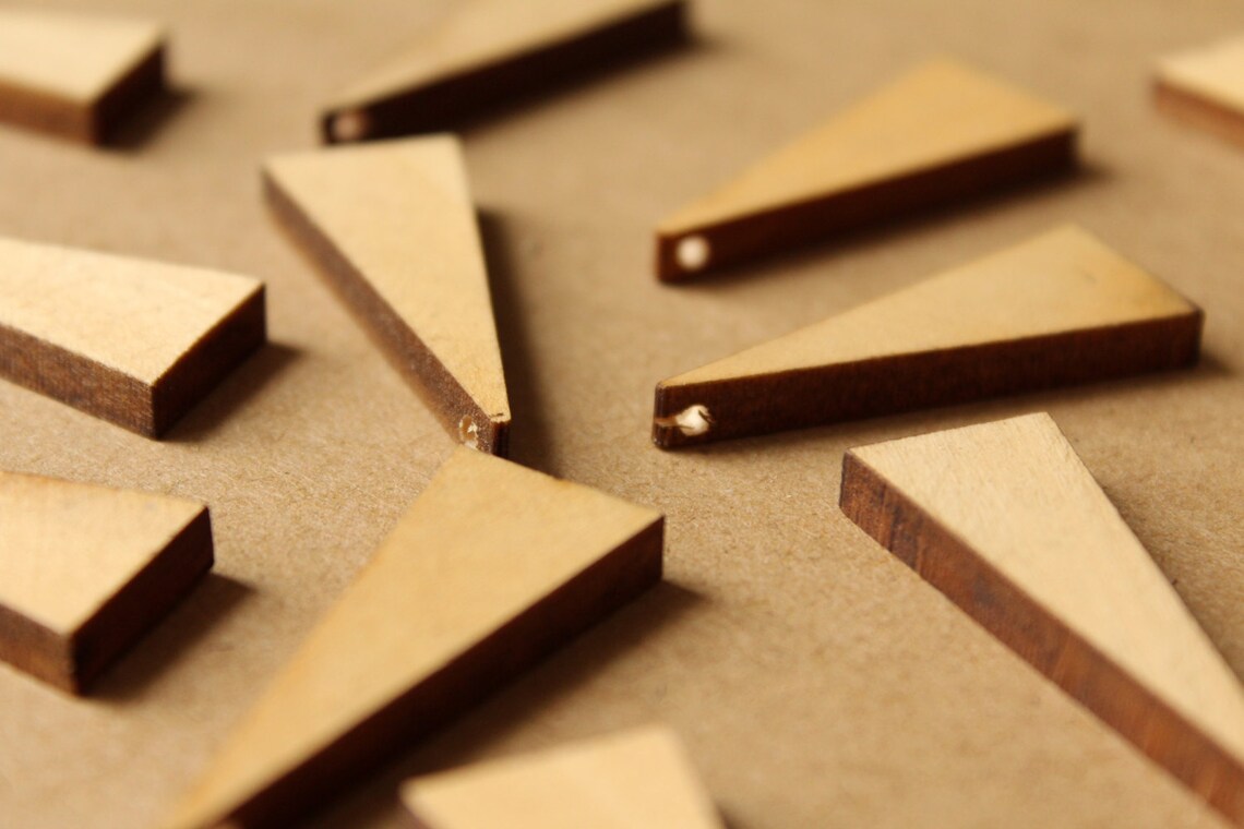 25 Pc. Flat Wood Triangle Beads, 40.5mm by 15mm | MIS-100 - Etsy