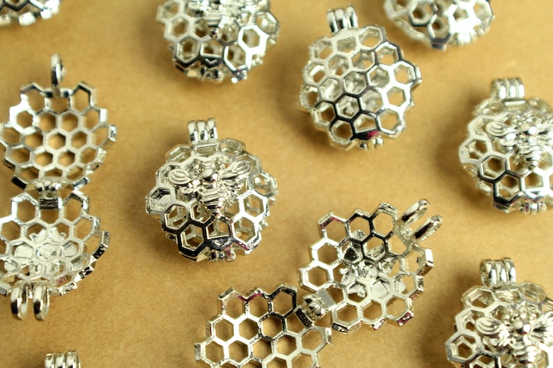 3 Pc. Silver Plated Beehive Diffuser Locket 26mm X 22mm Queen - Etsy