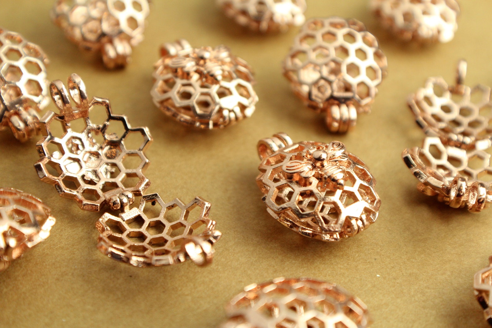 3 Pc. Rose Gold Plated Beehive Diffuser Locket 26mm X 22mm - Etsy