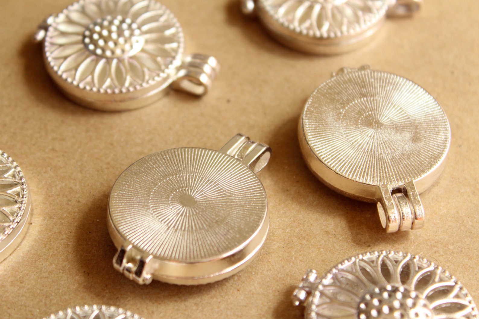 1 Pc. Silver Sunflower Locket 44mm X 33mm | LOC-053 - Etsy