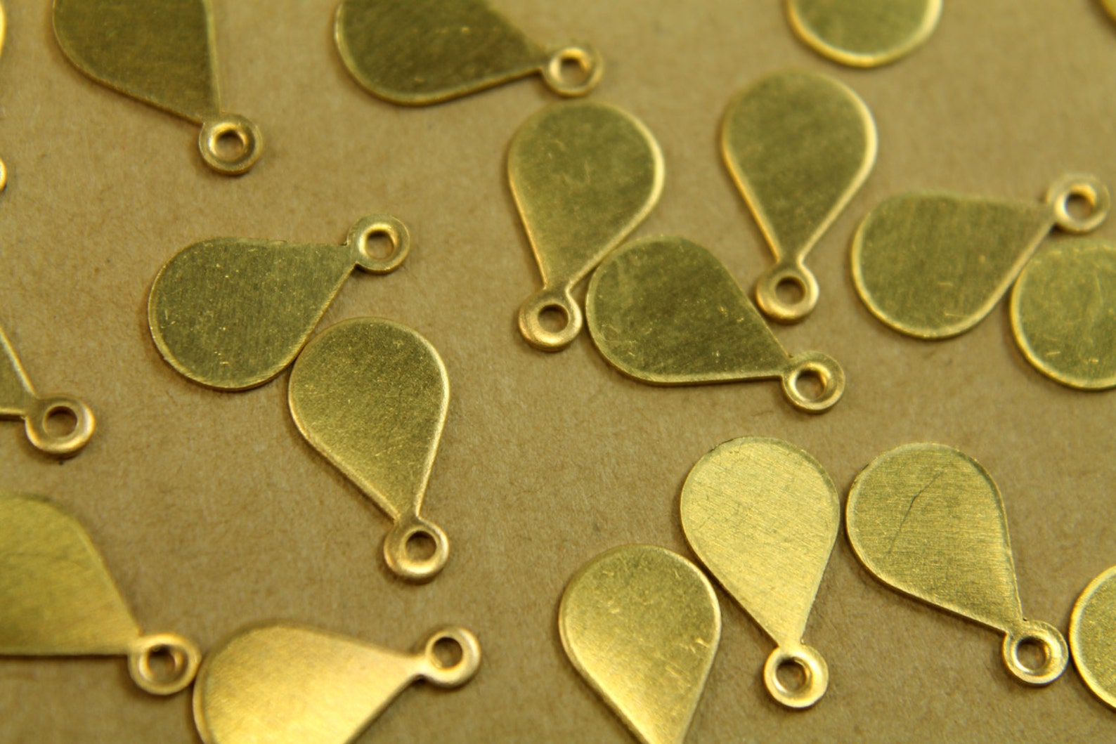 12 Pc. Tiny Raw Brass Teardrop Tags: 13mm by 7.5mm Made in - Etsy