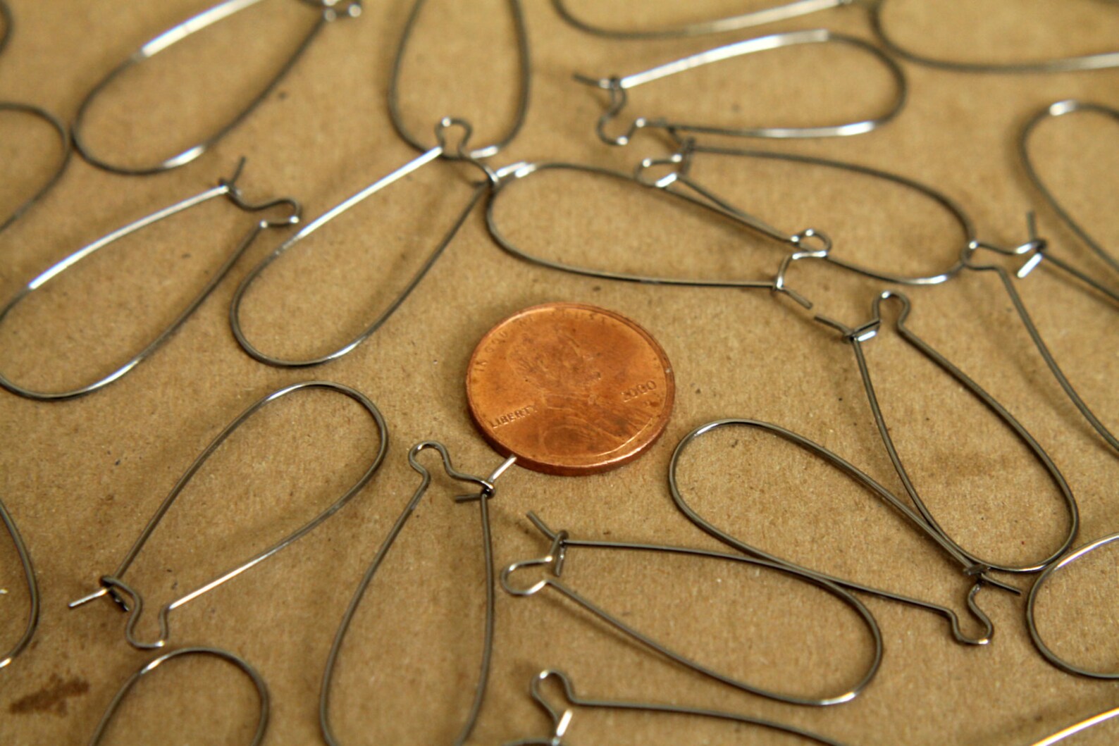 50 Pc. Gunmetal Kidney Earwires 33mm | FI-091 - Etsy