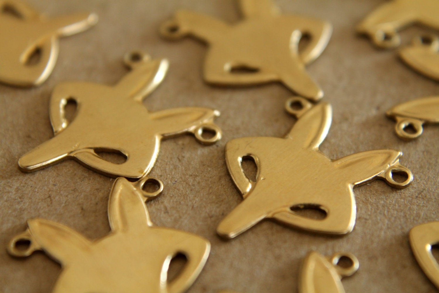 6 pc. Raw Brass Fox Head Pendants: 18mm by 23mm made in USA | Etsy