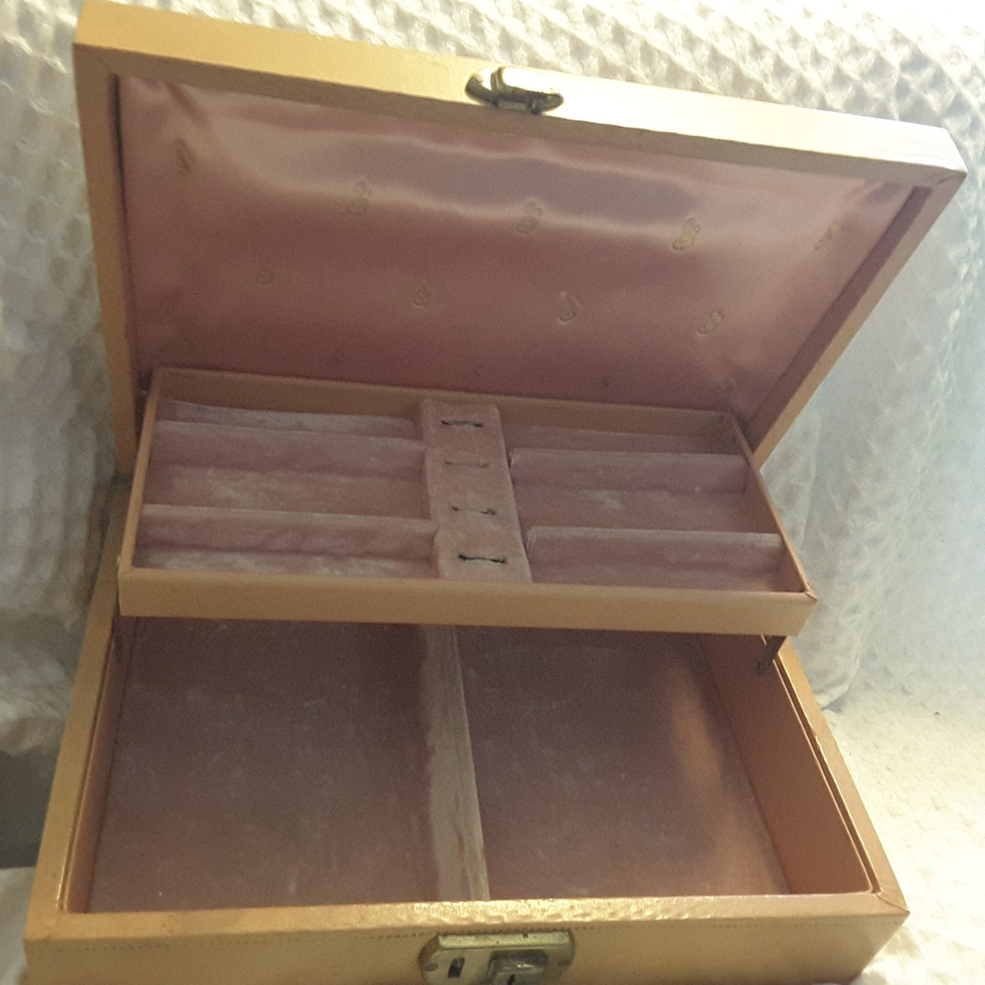 Vintage Mele Leatherette Jewelry Box in Rose Beige With Light - Etsy