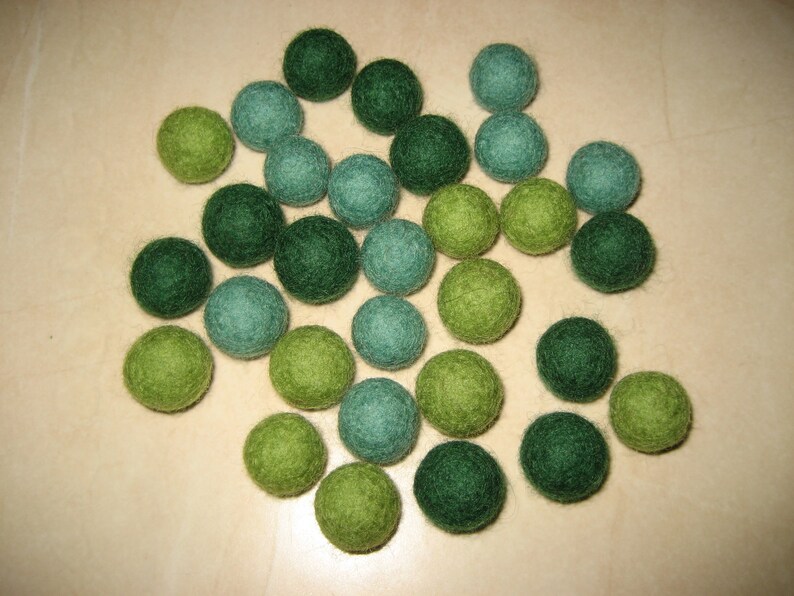 50 Felt Wool Balls (1/2 In. Size) Red Green Brown Black Yellow Grey ...