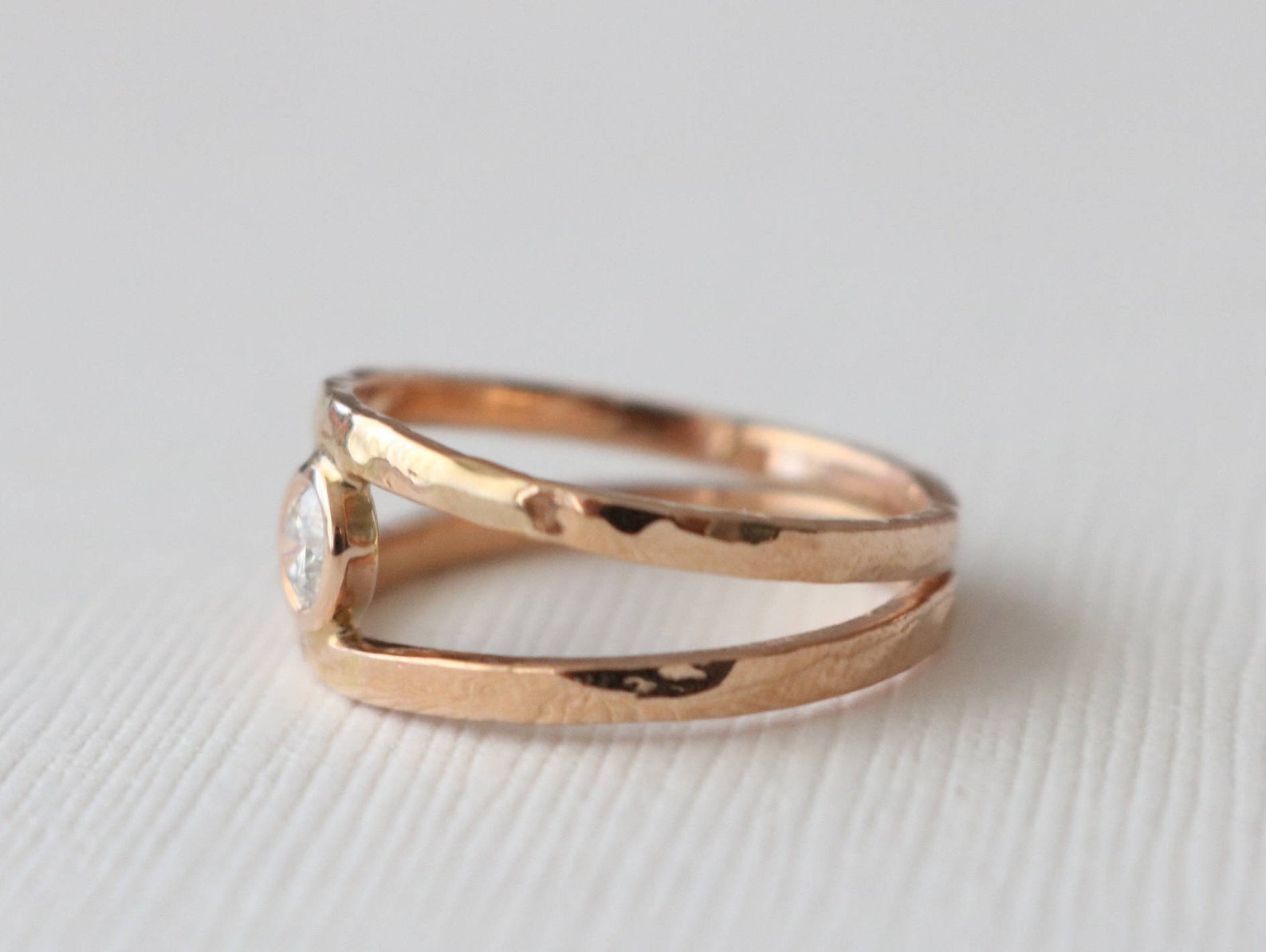 Unique Hammered Split Shank Bezel Diamond Ring in 14K Rose | Etsy
