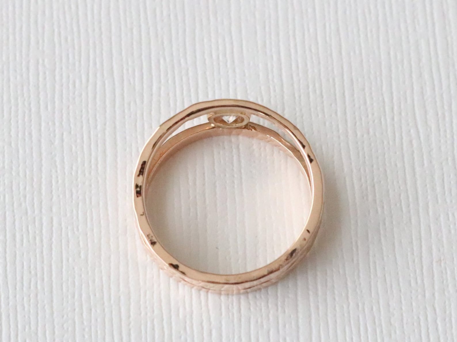 Unique Hammered Split Shank Bezel Diamond Ring in 14K Rose | Etsy