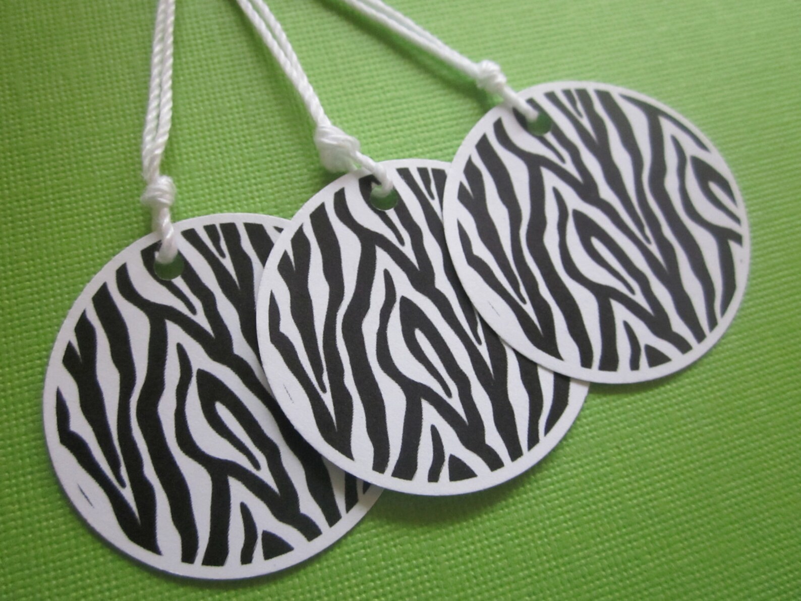 ZEBRA PRINT Round Gift Tags / Favor Tags / Set of 8 - Etsy