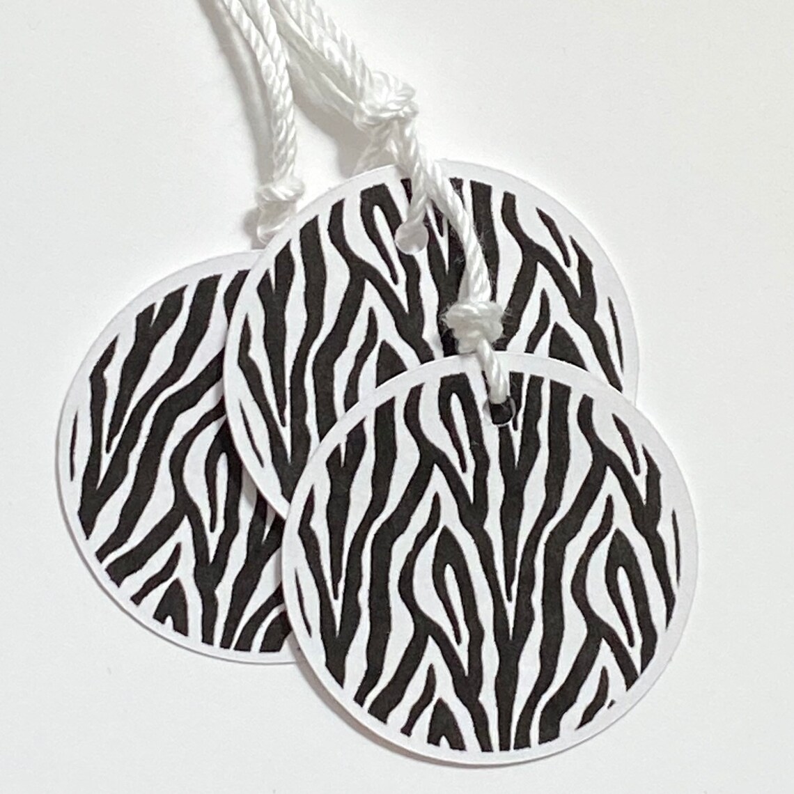 ZEBRA PRINT Round Gift Tags / Favor Tags / Set of 8 - Etsy