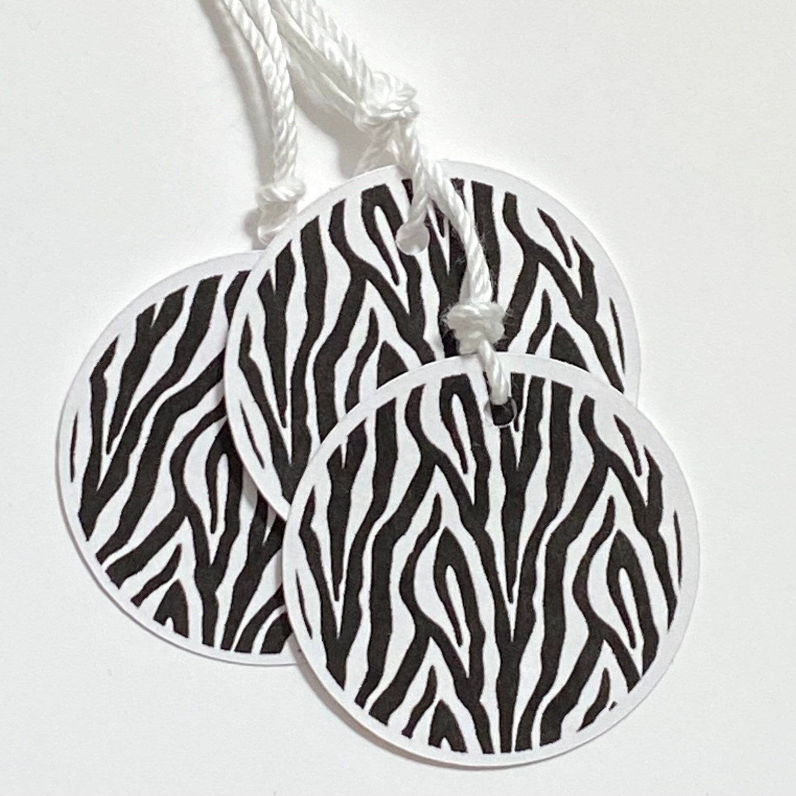 ZEBRA PRINT Round Gift Tags / Favor Tags / Set of 8 - Etsy
