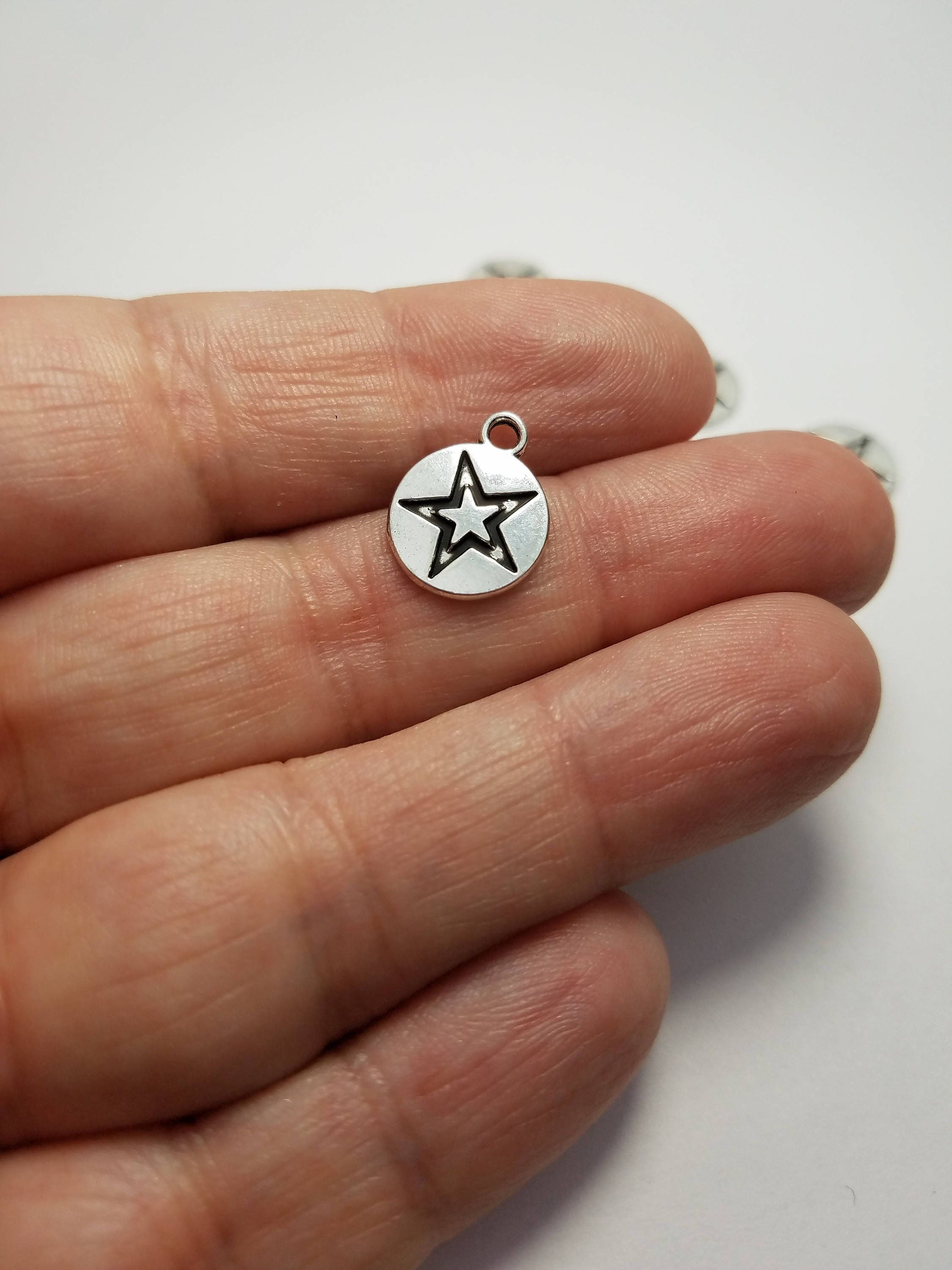 Silver Star Charms 8 Star Charms Star Disk Charms Silver - Etsy Denmark