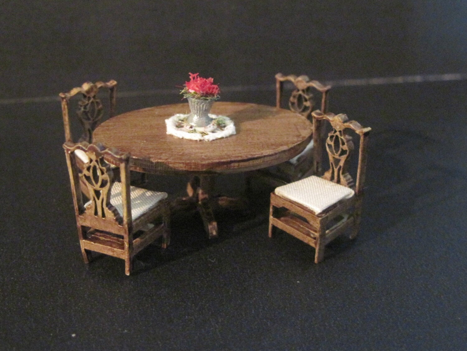 Dollshouse miniature quarter scale 1/48 table oval. | Etsy